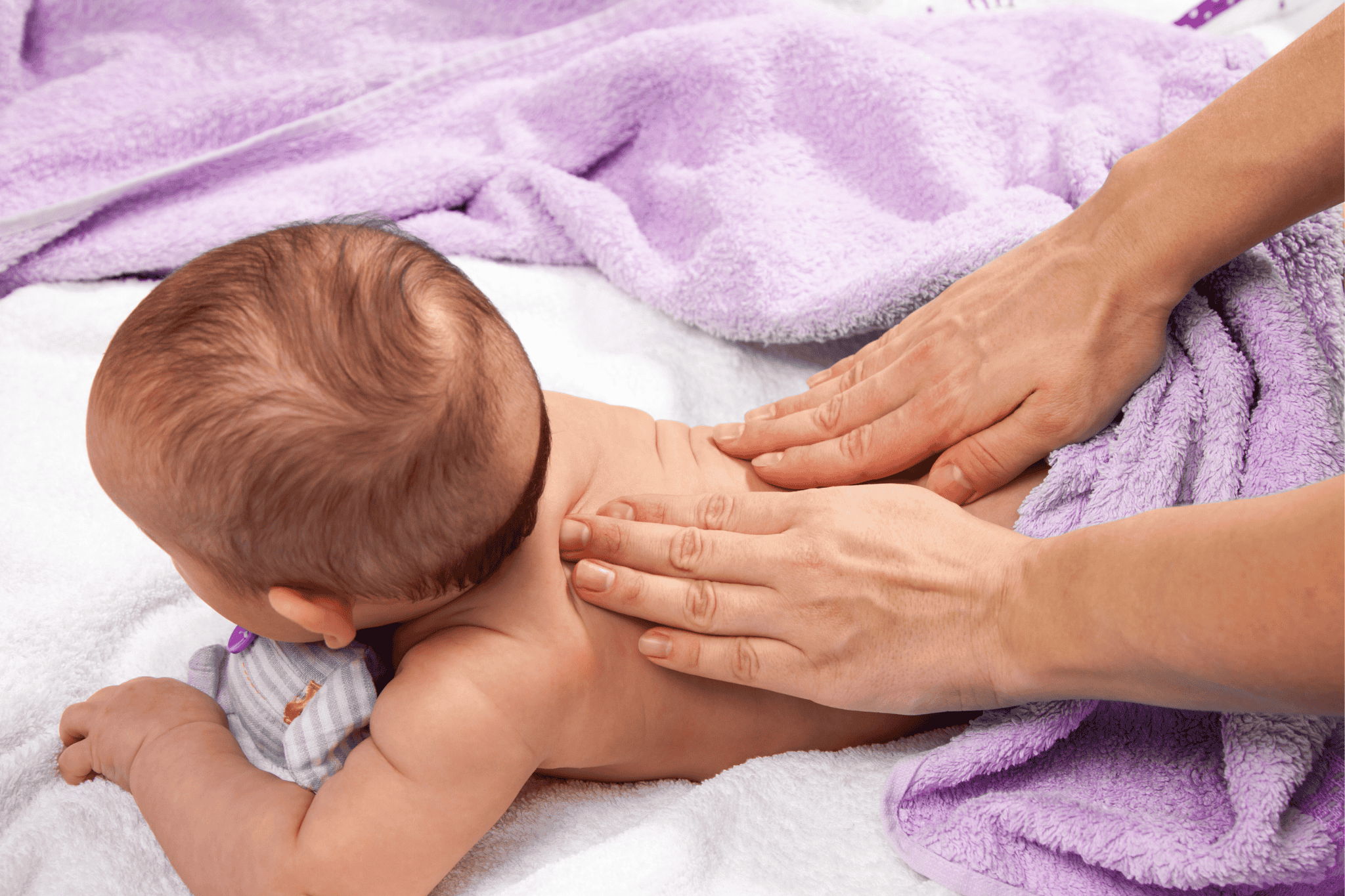 Babymassage – Wirkung, Vorteile und Anleitung für entspannte Momente